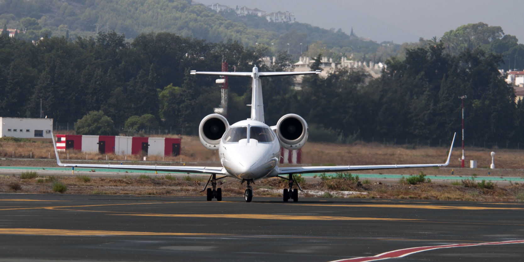 The Learjet 60 & Learjet 60XR: Bombardier’s Spacious, Speedy Midsize